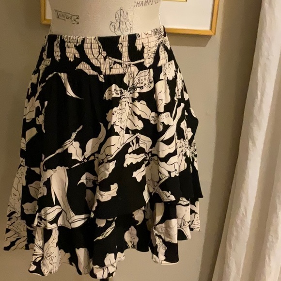 CAbi | Skirts | Cabi Isabel Tiered Ruffled Skirt 553 Size L 9 Length ...